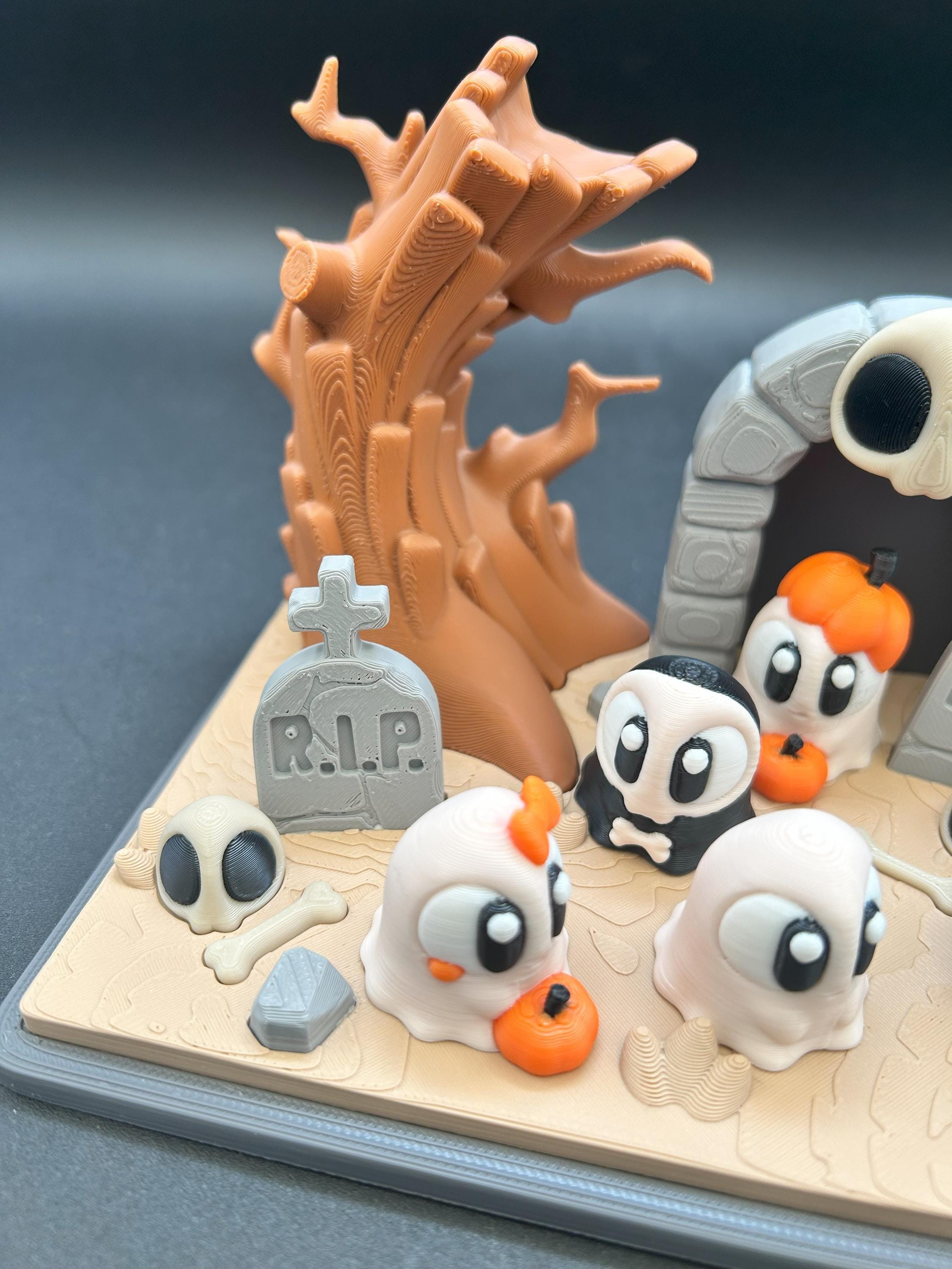 3D Printed Halloween Ghost Diorama: Spooky Graveyard Scene - Etsy