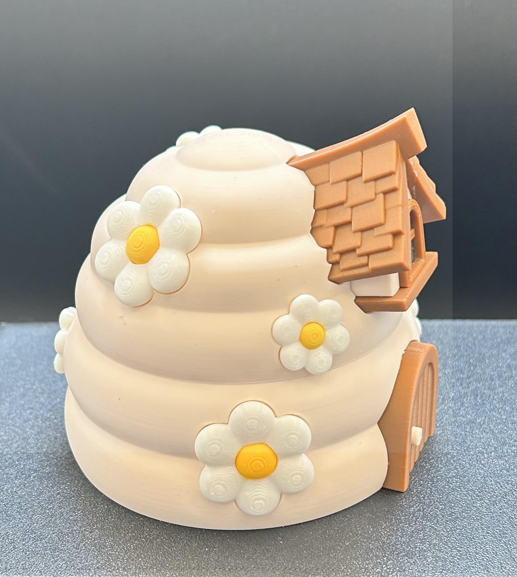 Adorable Beehive Cottage With 4 Cute Bees – 3D Printed Bee House Decor ...