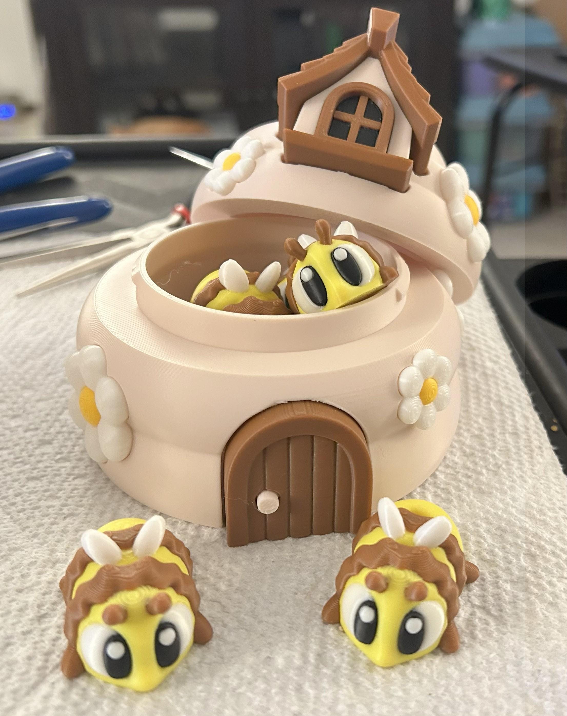 Adorable Beehive Cottage With 4 Cute Bees – 3D Printed Bee House Decor ...