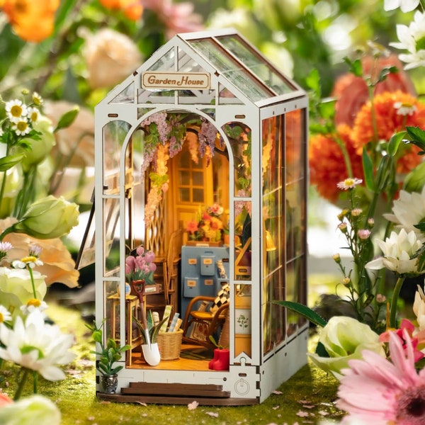 Book Nook Kit - Etsy