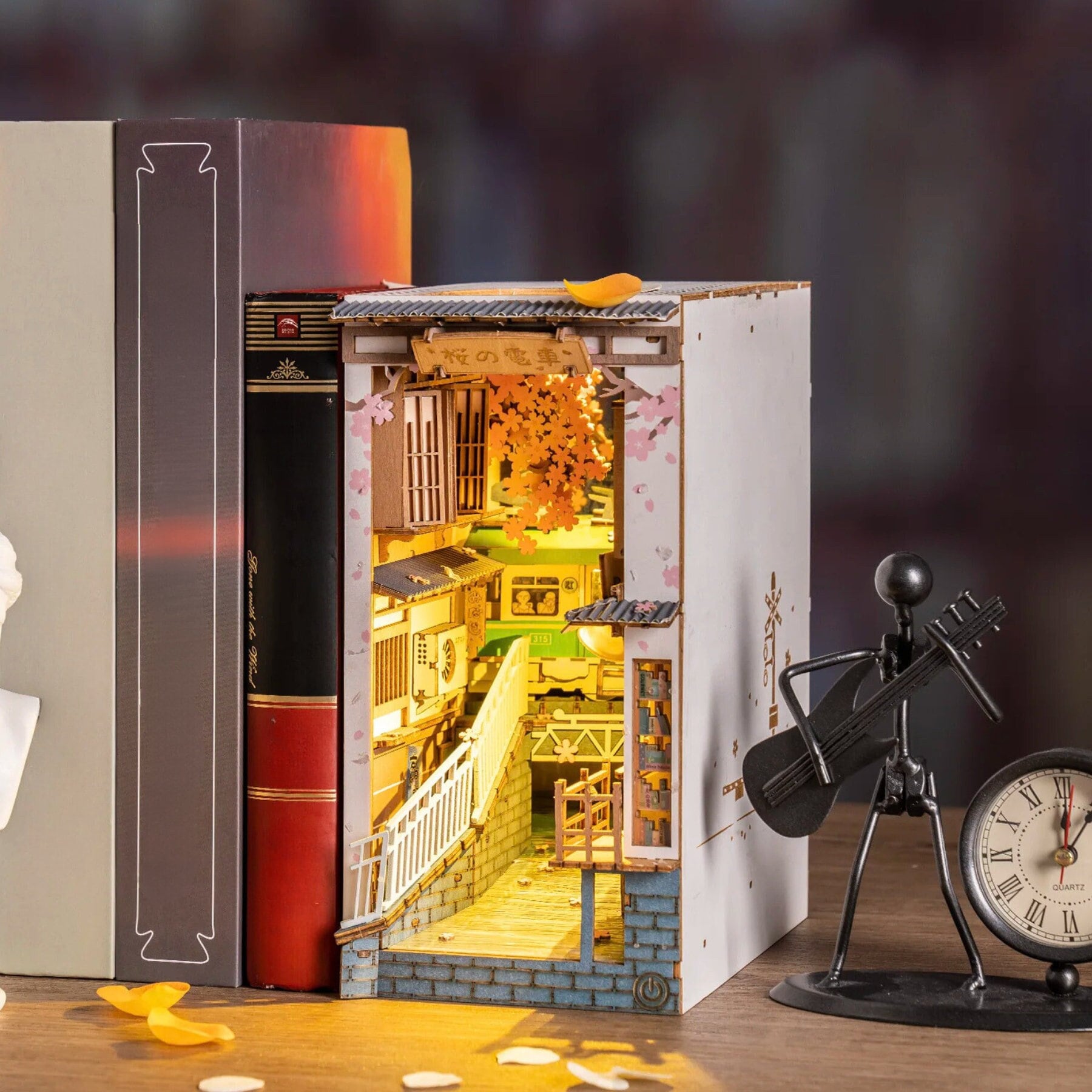 Japanese Sakura Book Nook | Sakura Train | Bookshelf Decoration | DIY ...