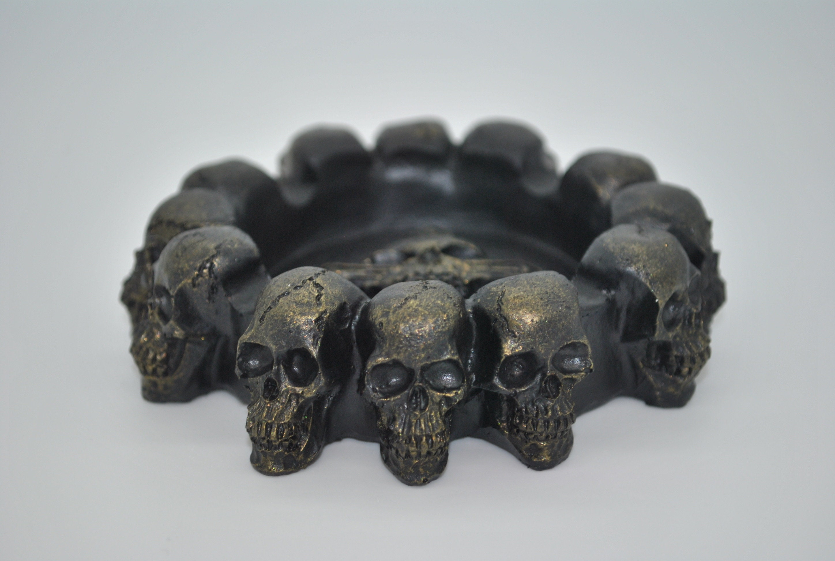 Gothic Epoxy Resin Black and Gold Skulls Ashtray/trinket Dish || Goth ...