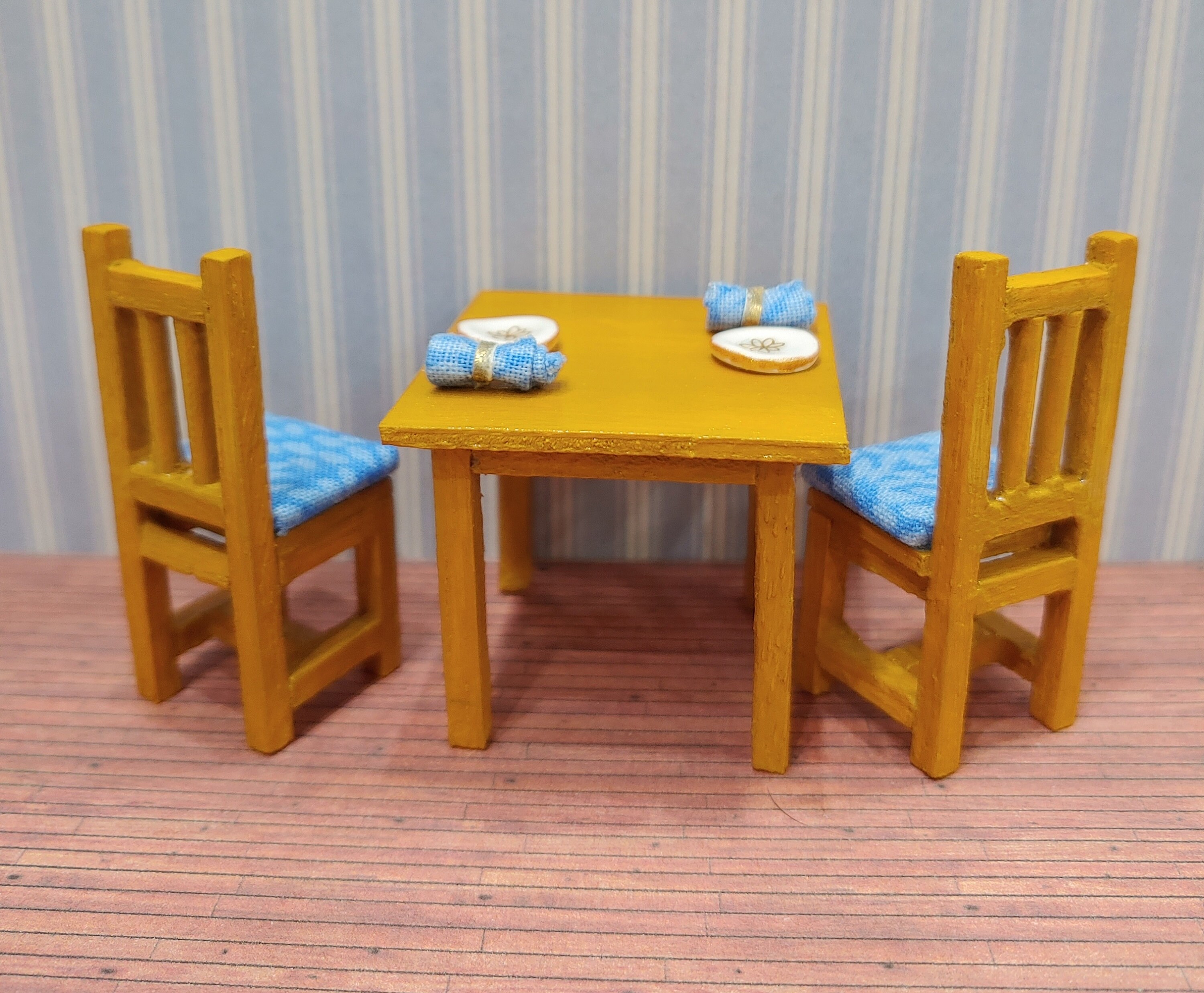 1:24 Half Scale Miniature Dollhouse Maple Table and Chairs With Plates ...