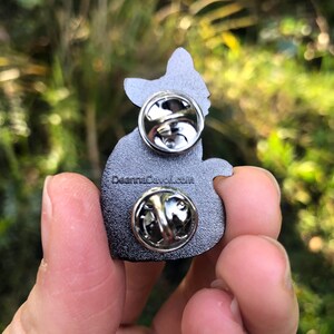 Cheshire Cat Enamel Pin / Alice in Wonderland / Collectable Lapel Pin ...