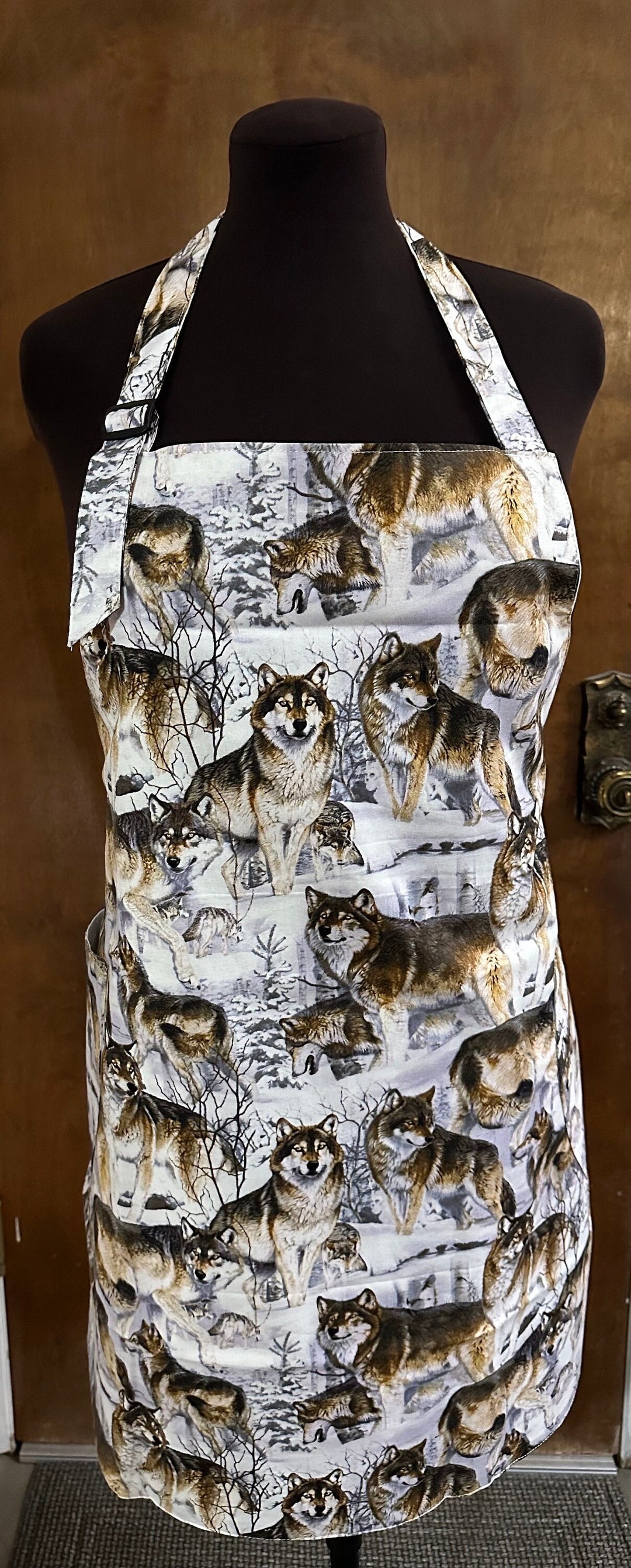 Wolf Wolves Womens Apron Lined With Pockets Adjustable Neckstrap ...