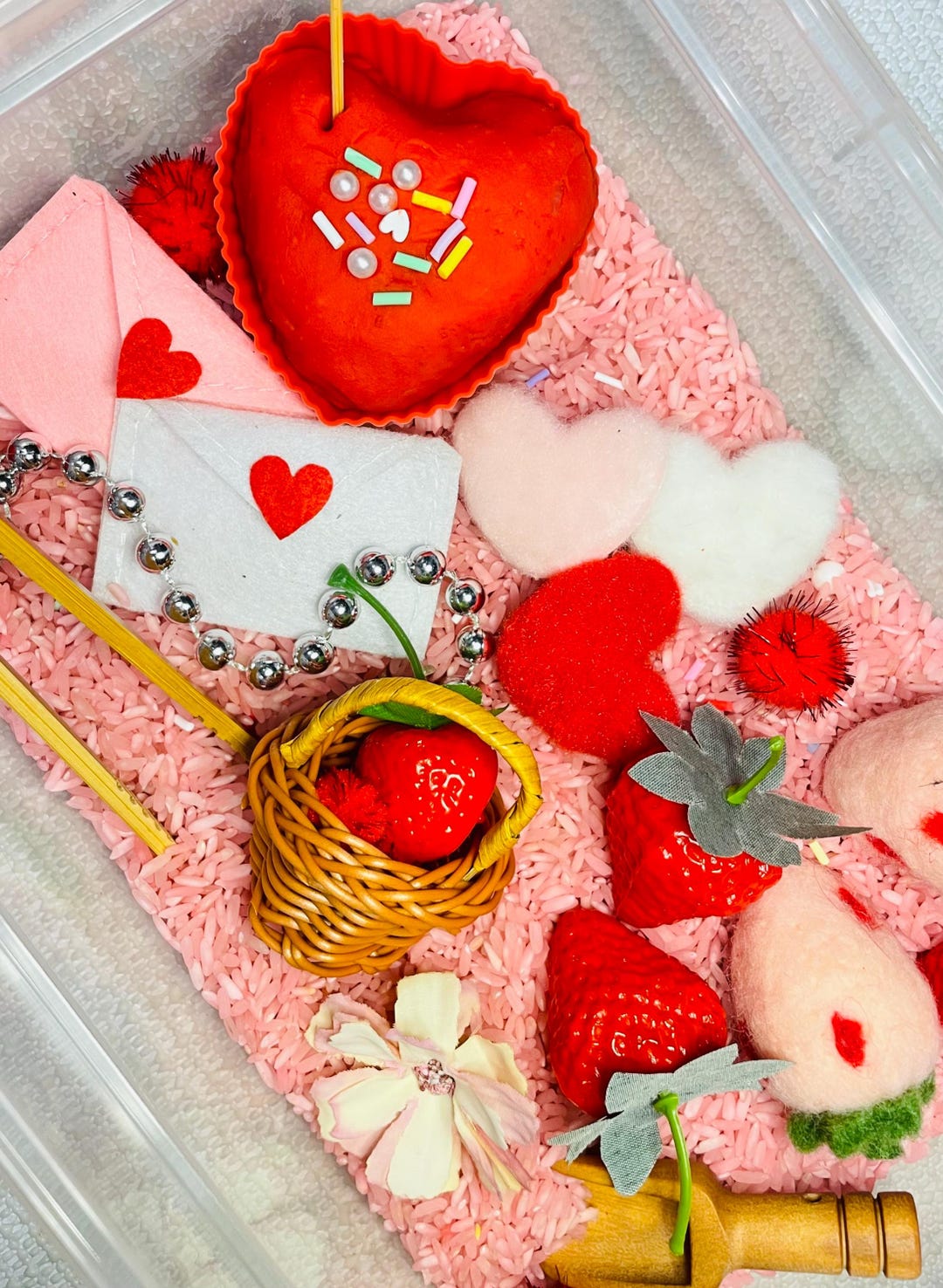 Valentines Day Sensory Bin, I Love You Berry Much Pour and Play ...