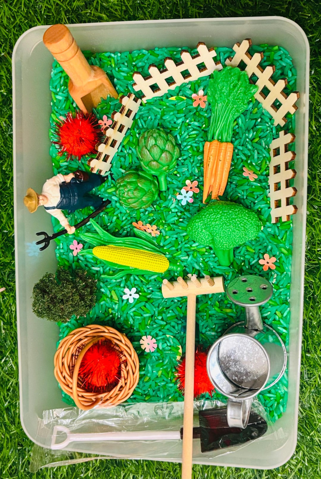 Farm Sensory Bin Pour and Play – Montessori Pretend Play Kit With Dyed ...