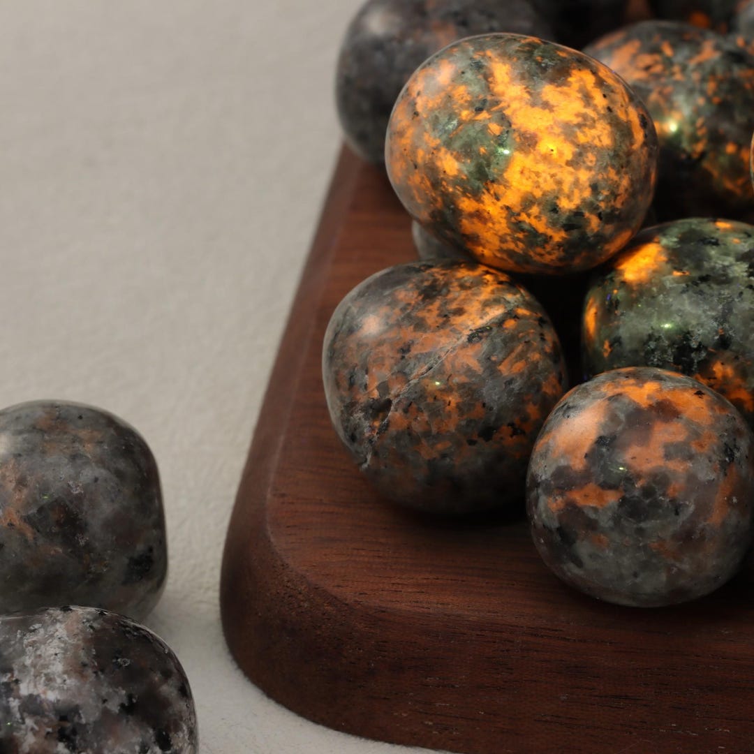 Yooperlite Raw, Rough Yooperlite, Fluorescent Sodalite, Unique ...