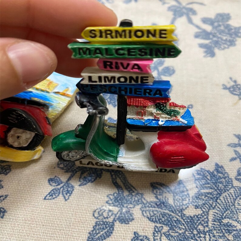 Handcrafted Resin Motorcycle Figurine: Vintage Bike Decor Sleek Resin ...