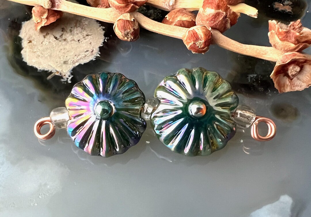Green Metallic Starburst Flowers Handmade Lampwork Glass Beads by Karin ...