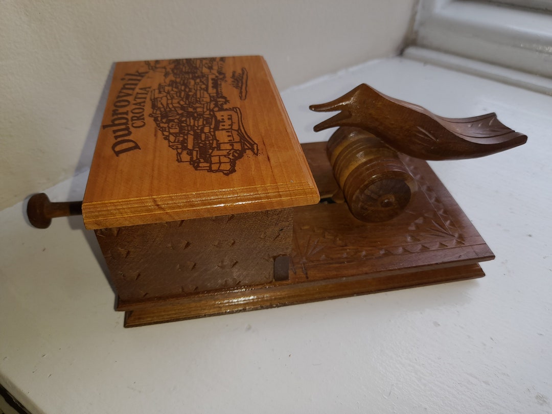 Novelty Bird Cigarette Dispenser,vintage Carved Timber - Etsy
