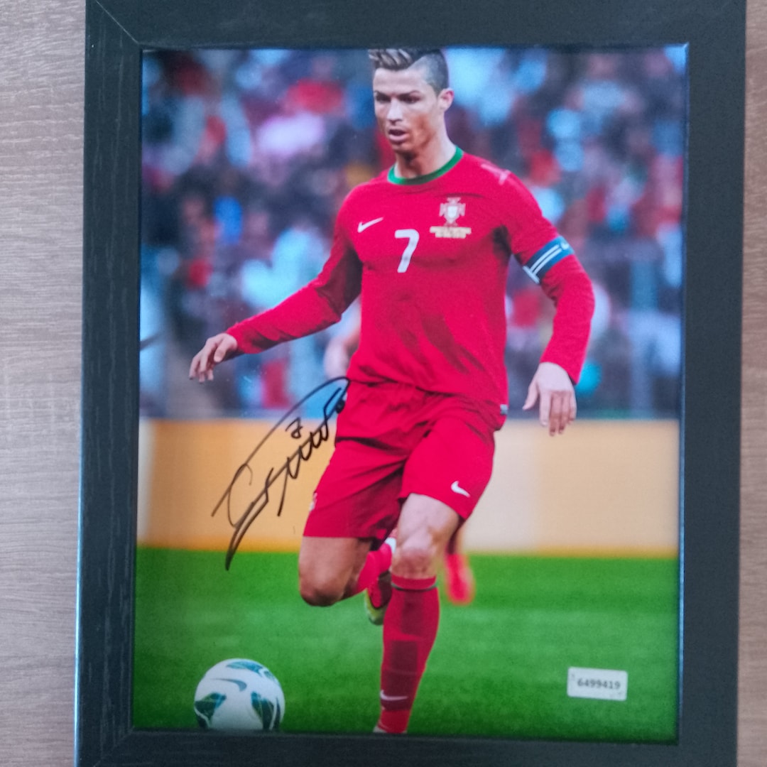 Cristiano Ronaldo Autographed 8x10 Photo COA - Etsy