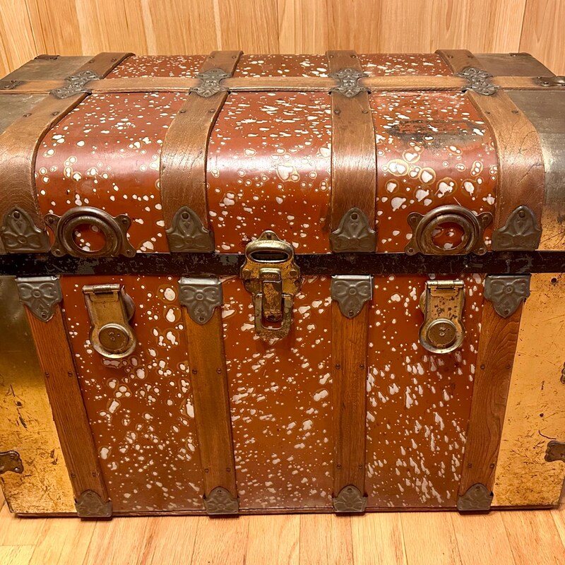 Antique Trunk - Etsy