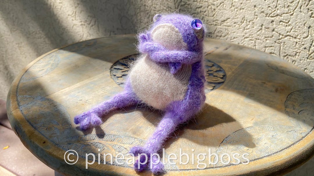 Knitted Frog / Toad PURPLE Handmade Stuffed Animal Toy Wired Bag Charms ...
