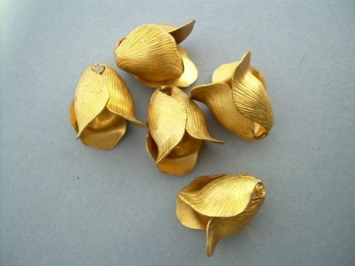 6 Rose Bud Bead Caps in Brass - Etsy