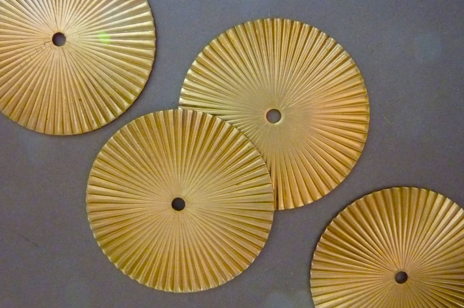 2 Large Brass Fluted Ridged Round Pendants Charms Medaillons Circles - Etsy