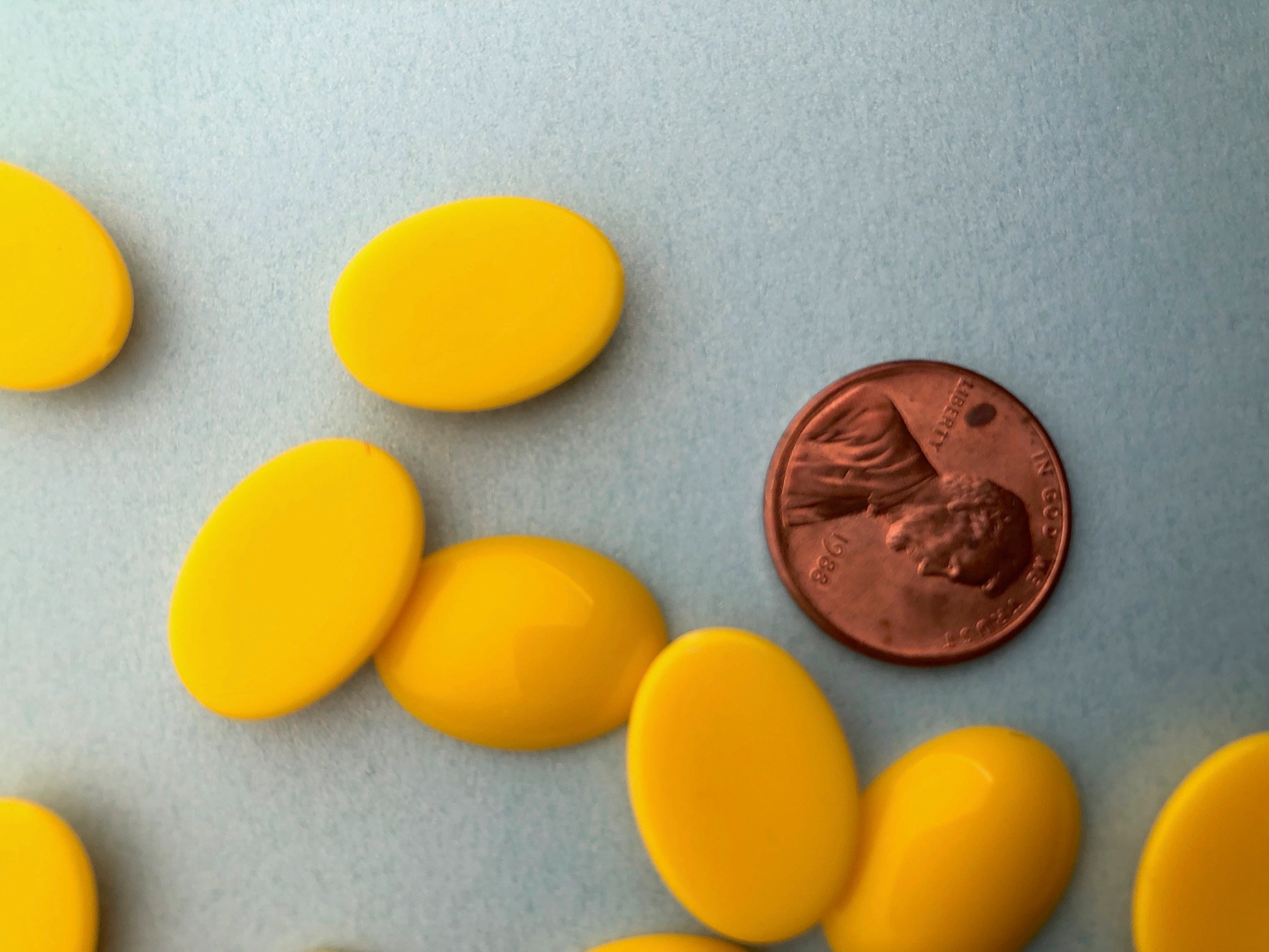 24 Bright Yellow Vintage Plastic Oval Cabochons 18 X 13 Mm - Etsy