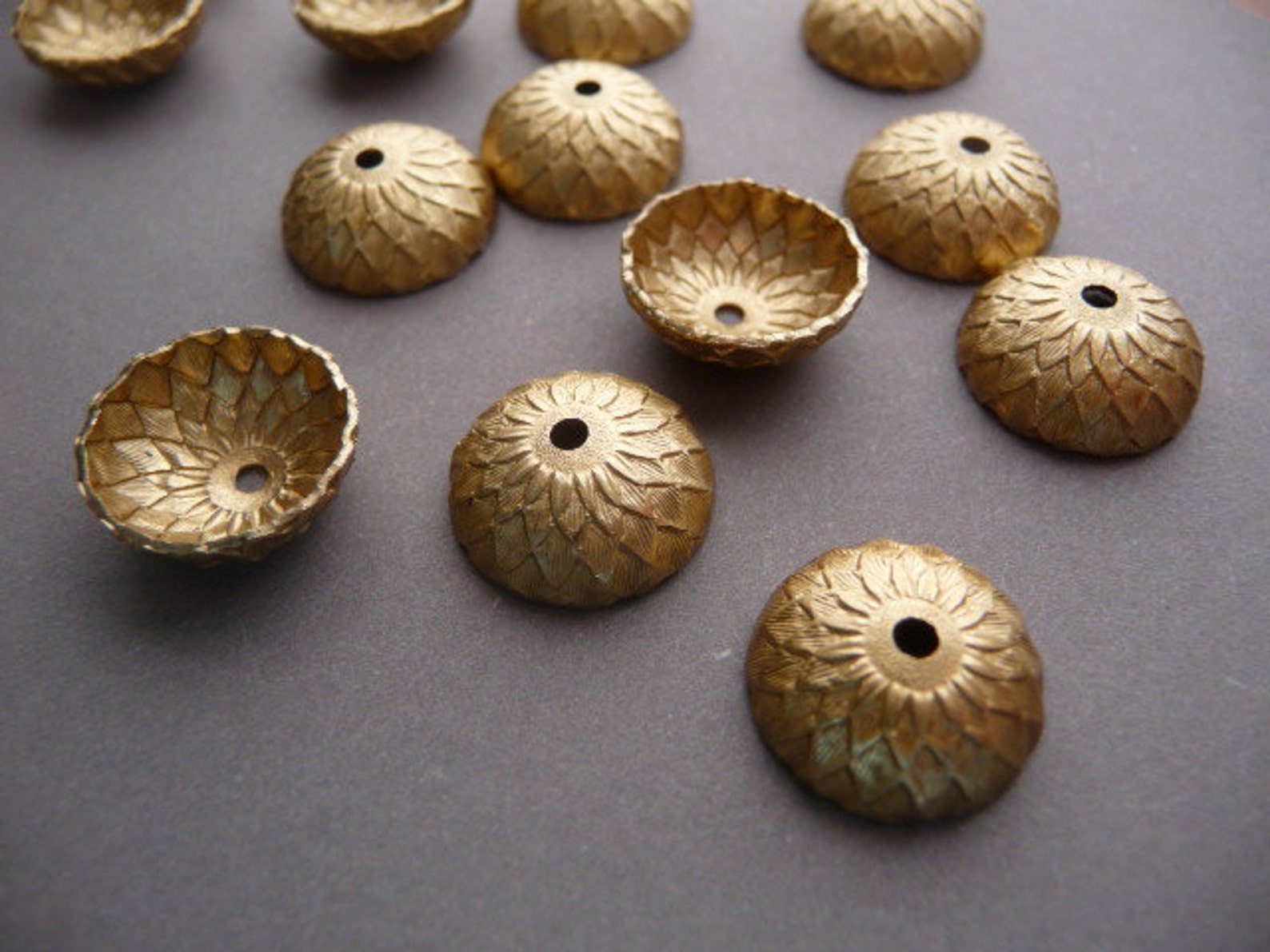 6 Brass Acorn Bead Caps - Etsy