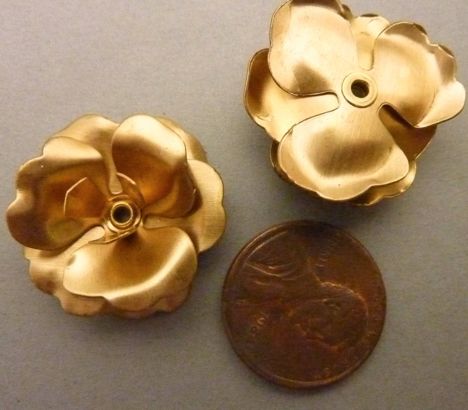 2 Complete Flowers Riveted Setting 3-D | Etsy