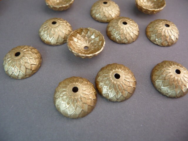 6 Brass Acorn Bead Caps - Etsy