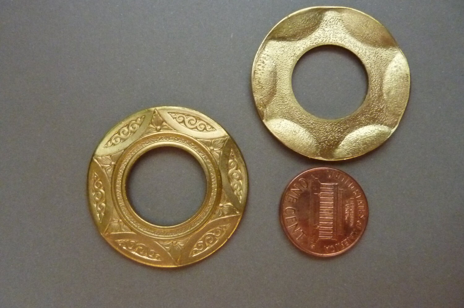 2 Large Round Brass Ornate Flower Loops Frames Settings | Etsy