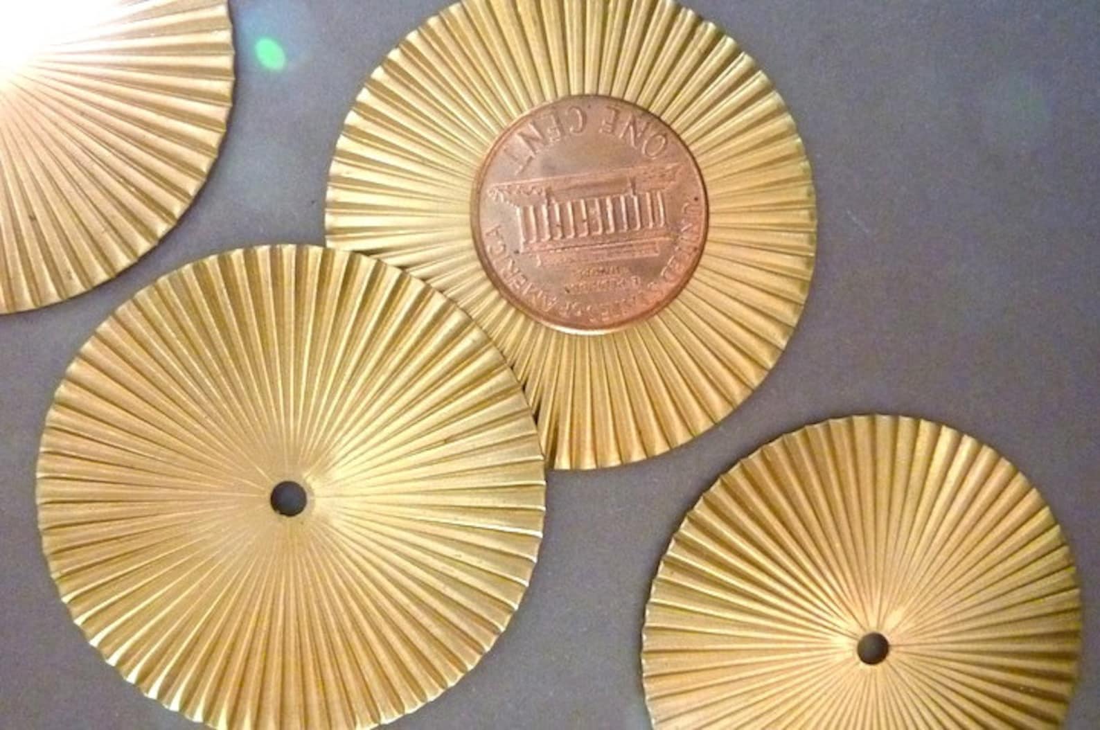 2 Large Brass Fluted Ridged Round Pendants Charms Medaillons Circles - Etsy