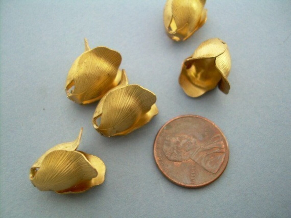6 Rose Bud Bead Caps in Brass - Etsy