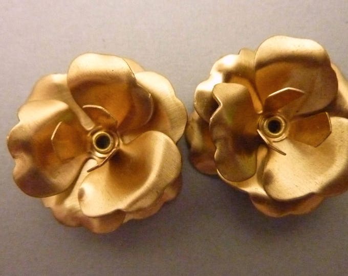 2 Complete Flowers Riveted Setting 3-D - Etsy