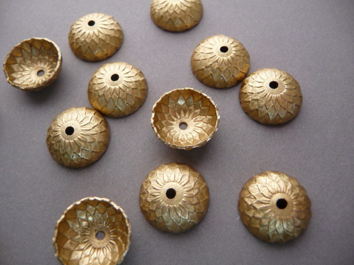 6 Brass Acorn Bead Caps - Etsy