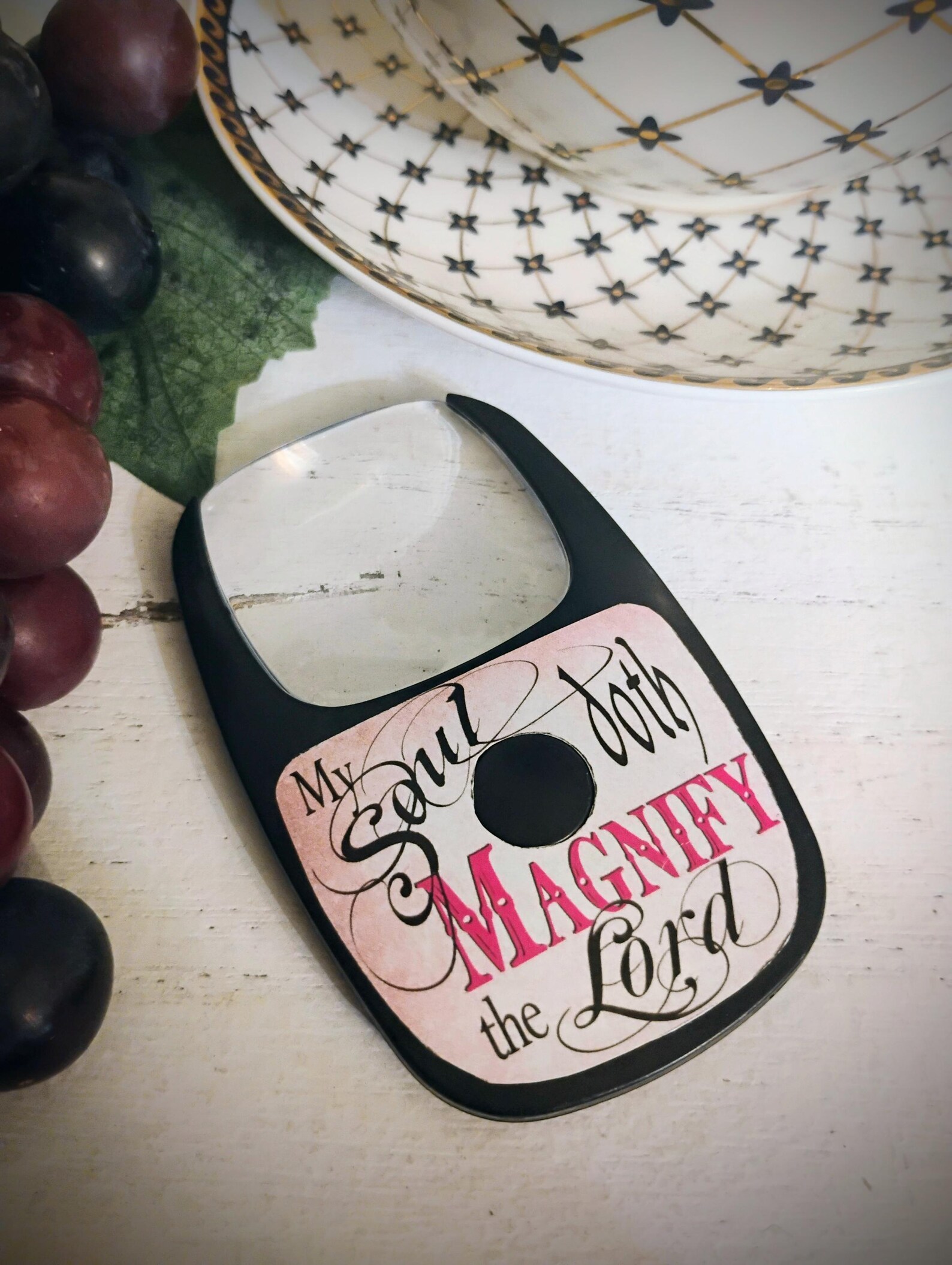 Magnify the Lord Magnifier Light / Pocket/purse Size Mini Magnifying ...