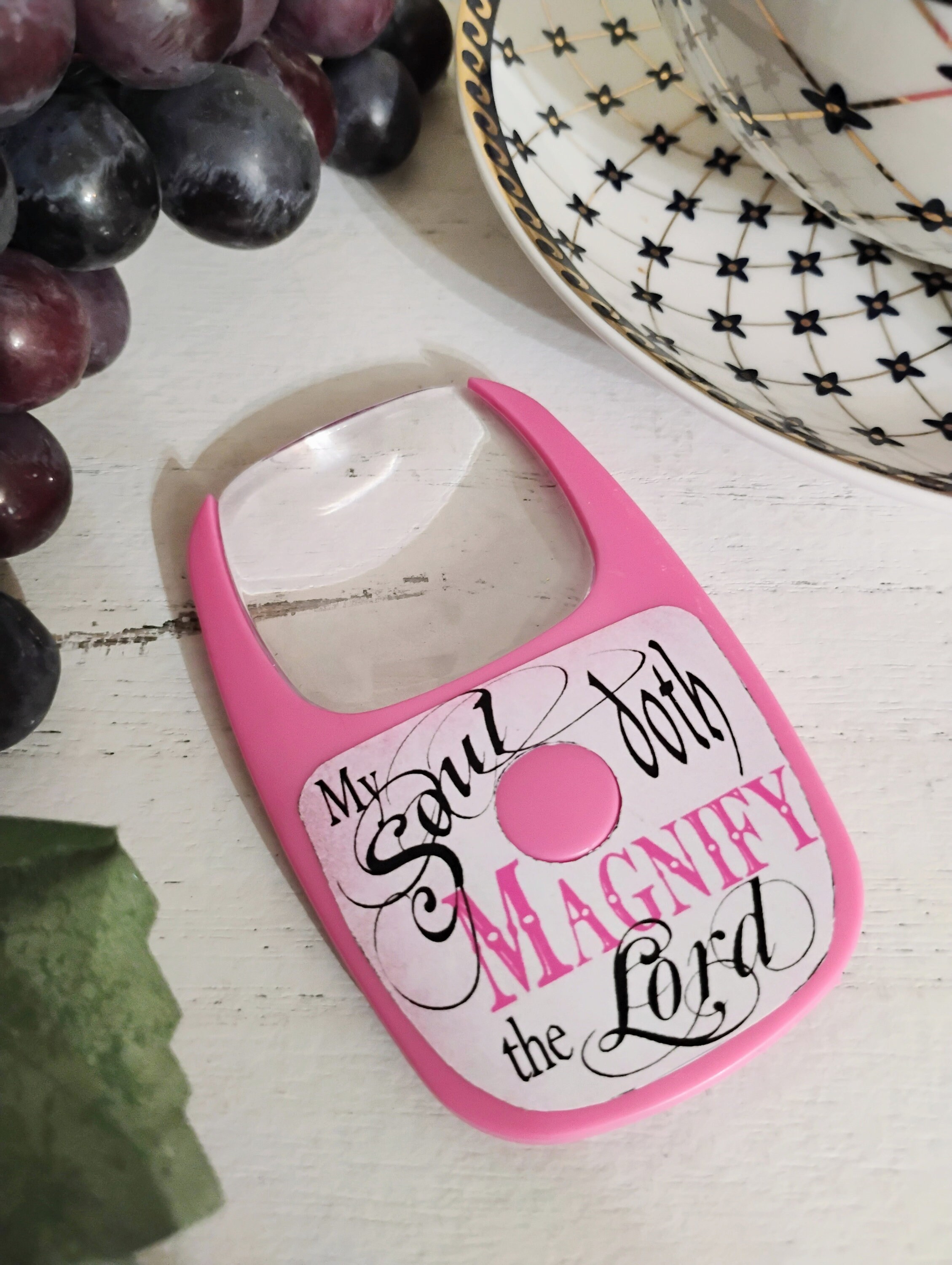 Magnify the Lord Magnifier Light / Pocket/purse Size Mini Magnifying ...