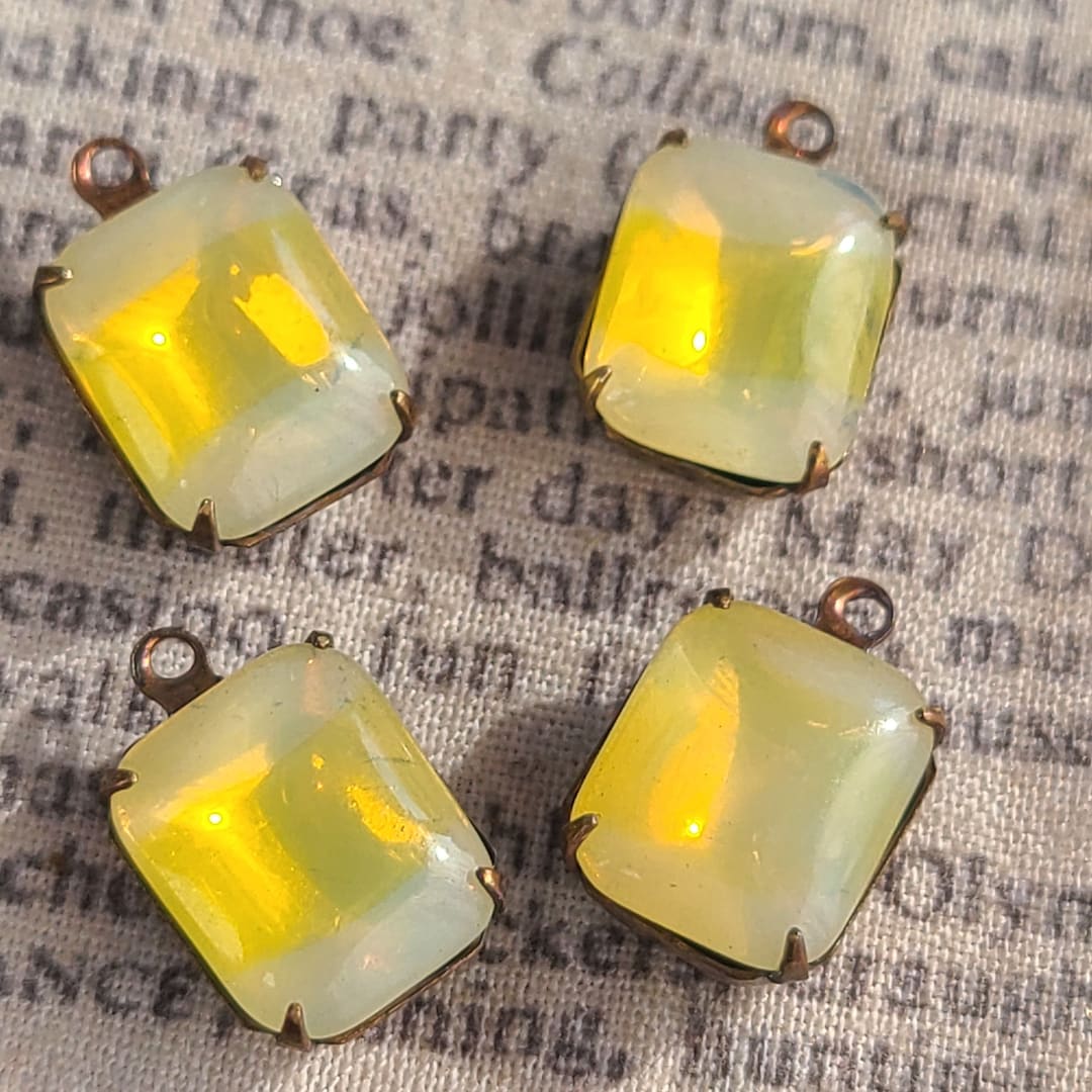 Yellow Sabrina 12x10mm Octagon Vintage Glass Drops One Loop 4 Pieces - Etsy
