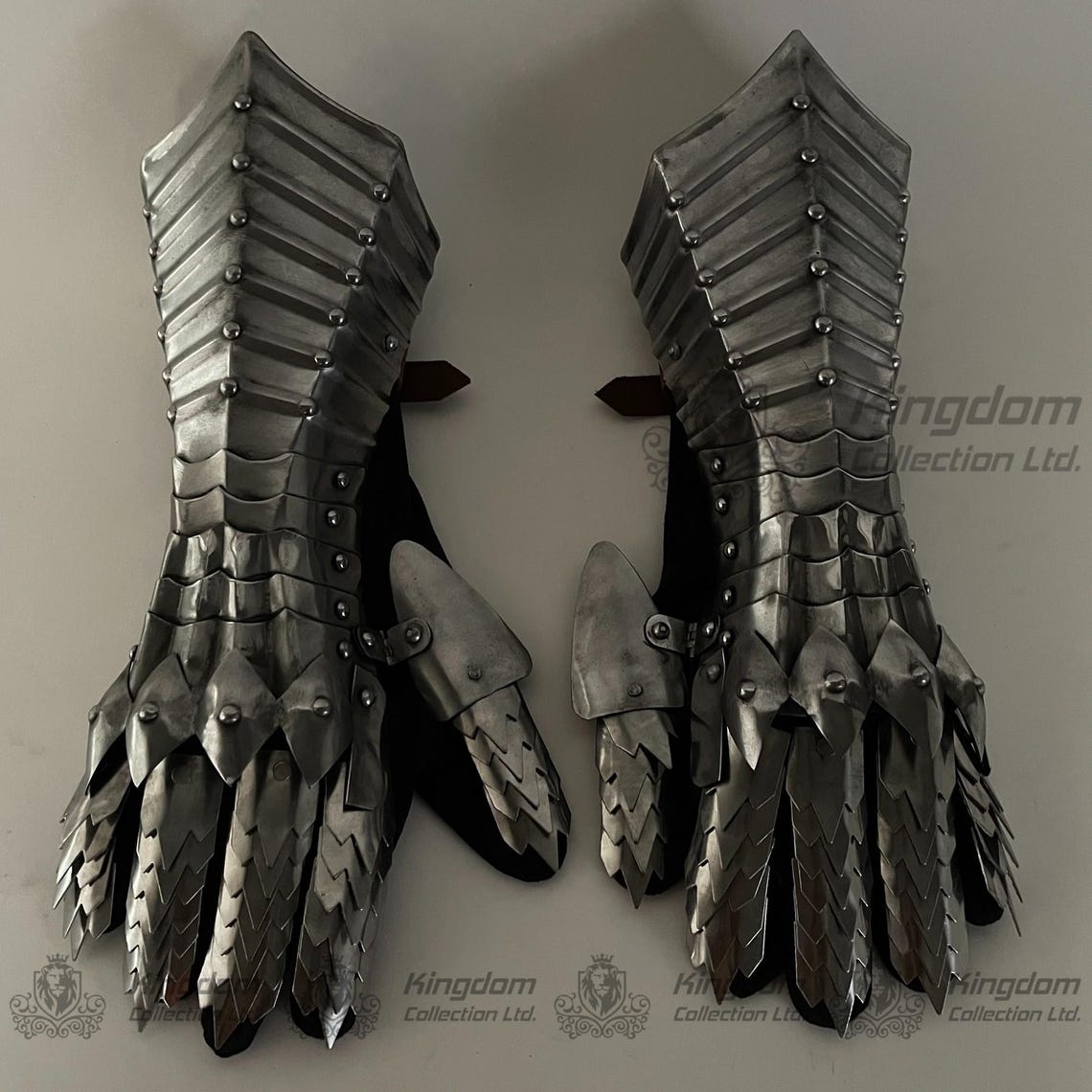 Ringwraith Nazgûl Gauntlets Black Gauntlets Steel Medieval Armor Gloves ...