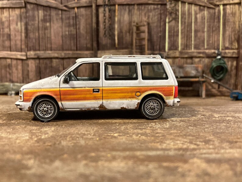 1985 Dodge Caravan Customized 1/64 Scale Diecast Minivan. Custom Barn ...