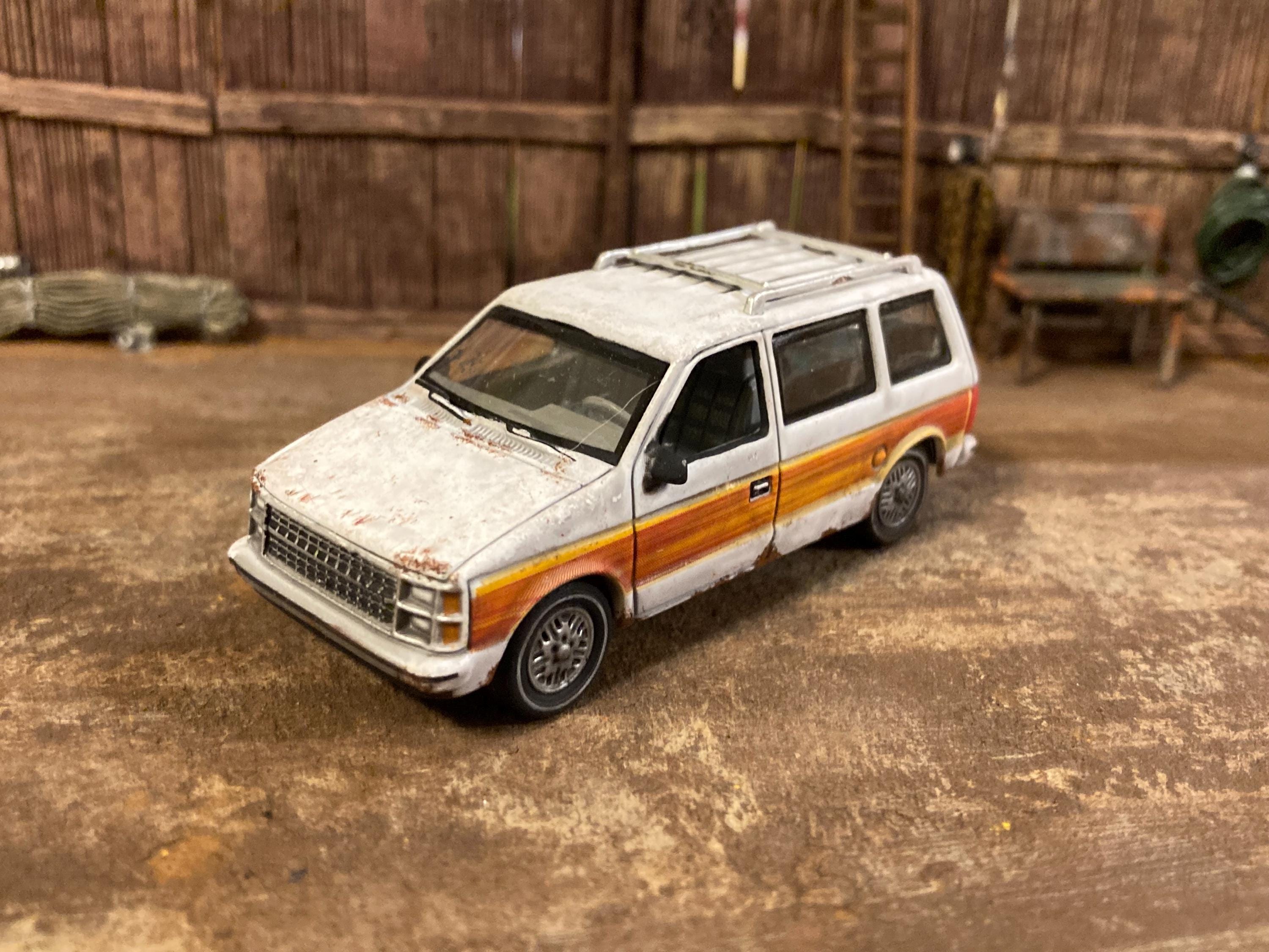 1985 Dodge Caravan Customized 1/64 Scale Diecast Minivan. Custom Barn ...