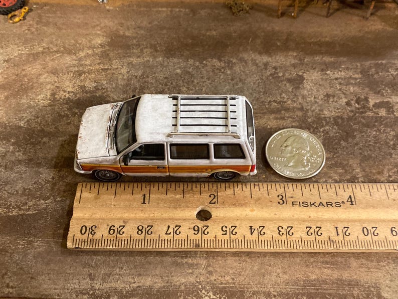 1985 Dodge Caravan Customized 1/64 Scale Diecast Minivan. Custom Barn ...