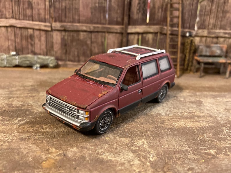 1985 Dodge Caravan Customized 1/64 Scale Diecast Minivan. Custom Barn ...