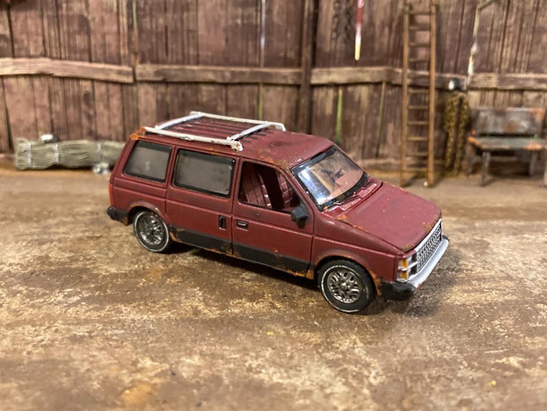 1985 Dodge Caravan Customized 1/64 Scale Diecast Minivan. Custom Barn ...