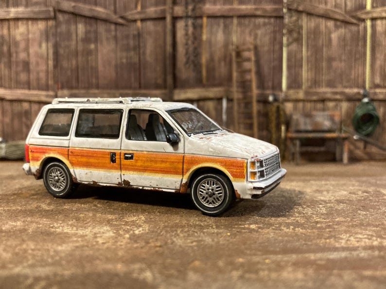 1985 Dodge Caravan Customized 1/64 Scale Diecast Minivan. Custom Barn ...