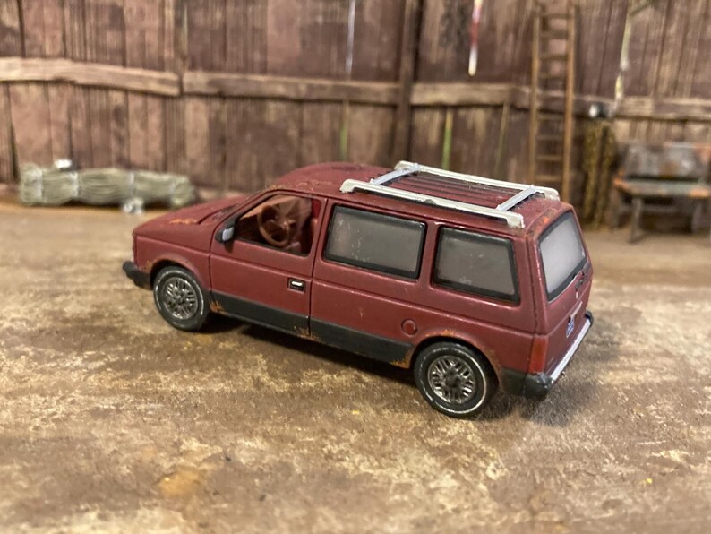 1985 Dodge Caravan Customized 1/64 Scale Diecast Minivan. Custom Barn ...