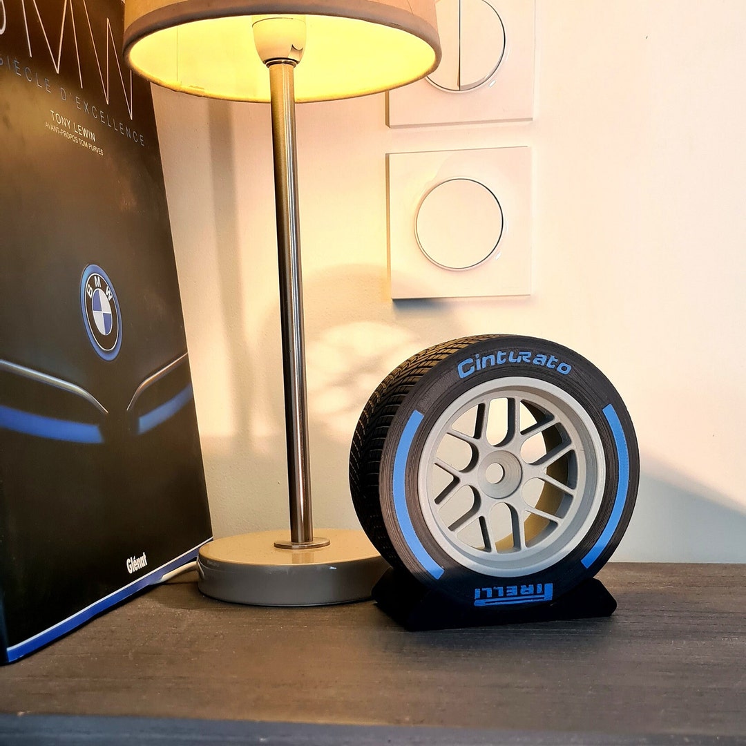 F1 WET TYRE - Customizable Formula 1 Championship-inspired Tire and Rim ...