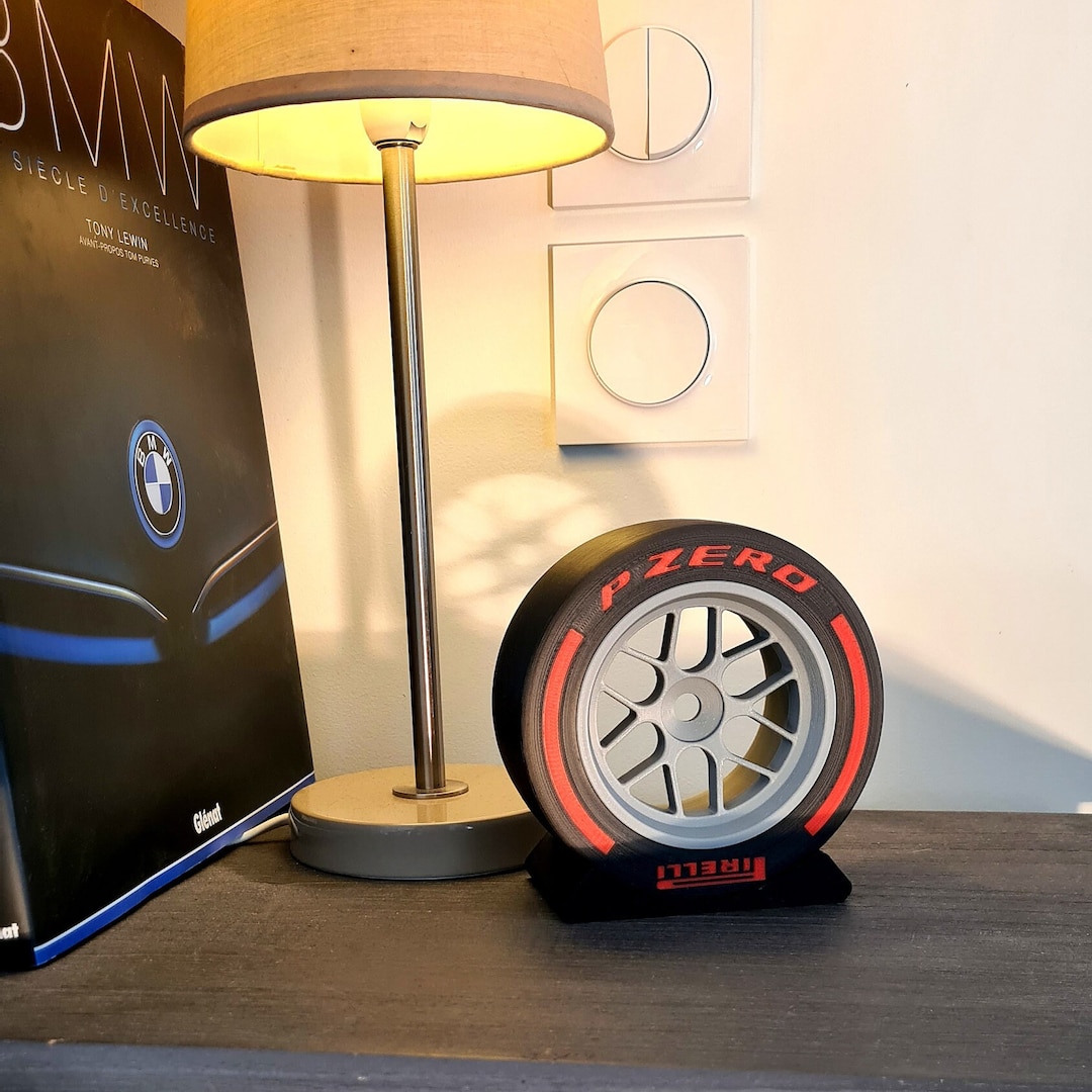 F1 SOFT TYRE Customizable Formula 1 Championship-inspired Tire and Rim ...