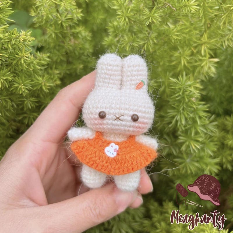 Bunny Keychain - Etsy