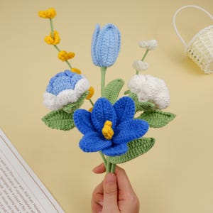 Crochet Blue Tulip & Rose Flower Bouquet PDF Pattern, Decorative ...
