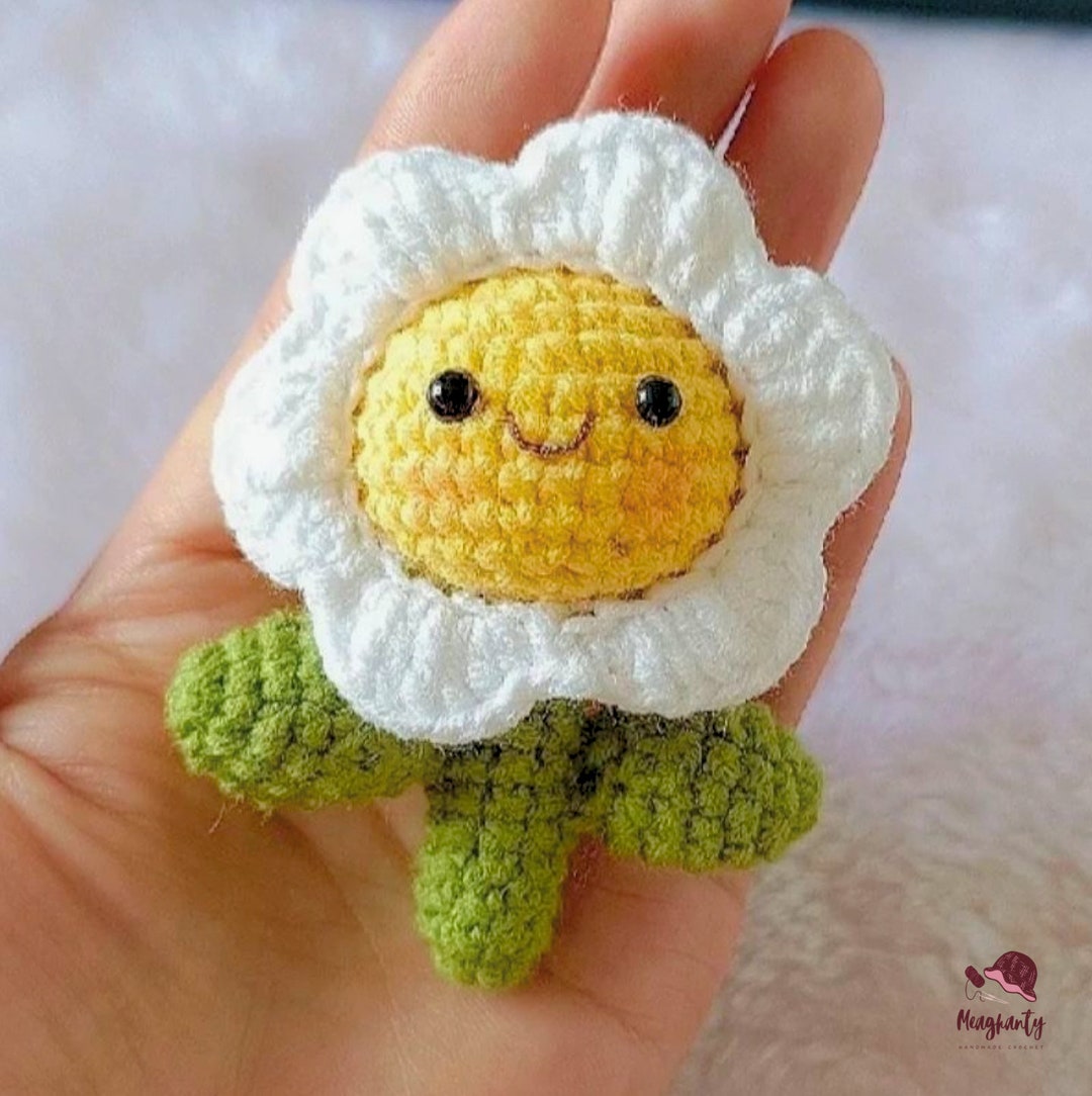 Crochet Pattern Smiley Daisy, Mini Daisy Pattern, Potted Plant Crochet ...