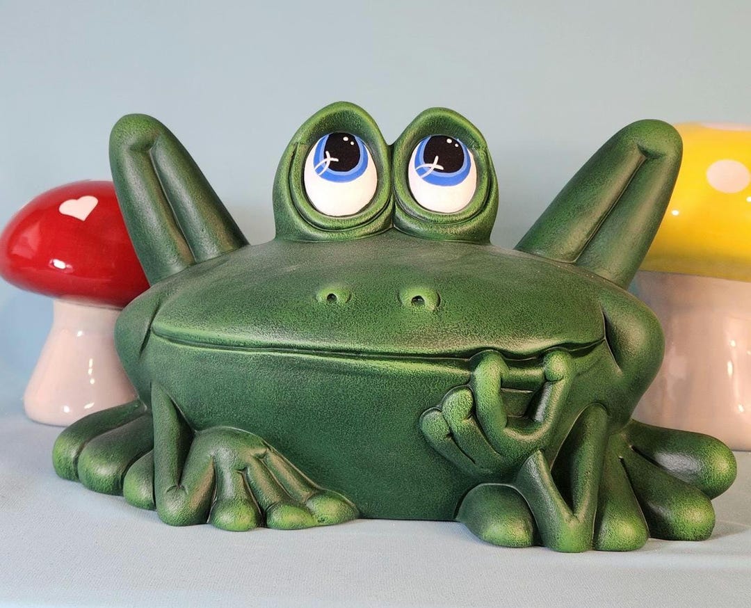 Oversized Ceramic Frog Statue: Large Thinking Frog for Garden Decor ...