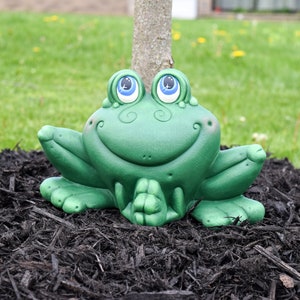 Jumbo Ceramic Smiling Green Tree Frog Figurine for Garden, Patio, and ...