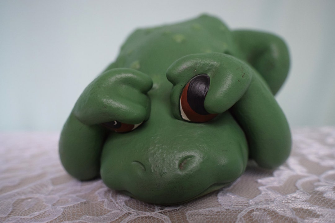 See No Evil Frog - Frog Covering Eyes - Garden Frog - Patio Decor ...