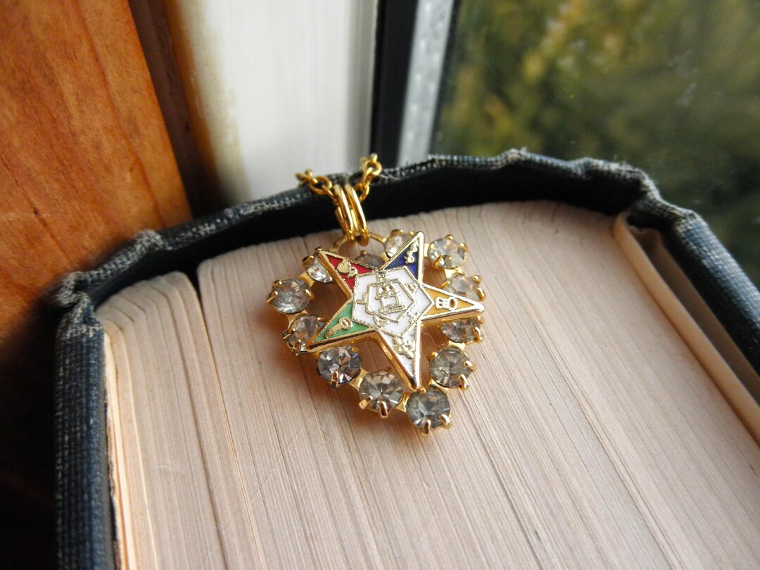 Vintage Order of the Eastern Star Charm Necklace Free Mason / Masonic ...