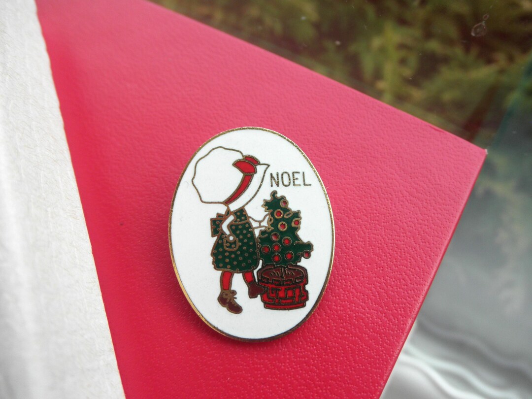 Vintage Holly Hobbie Enamel Pin - Holly Hobby Country Girl Christmas ...